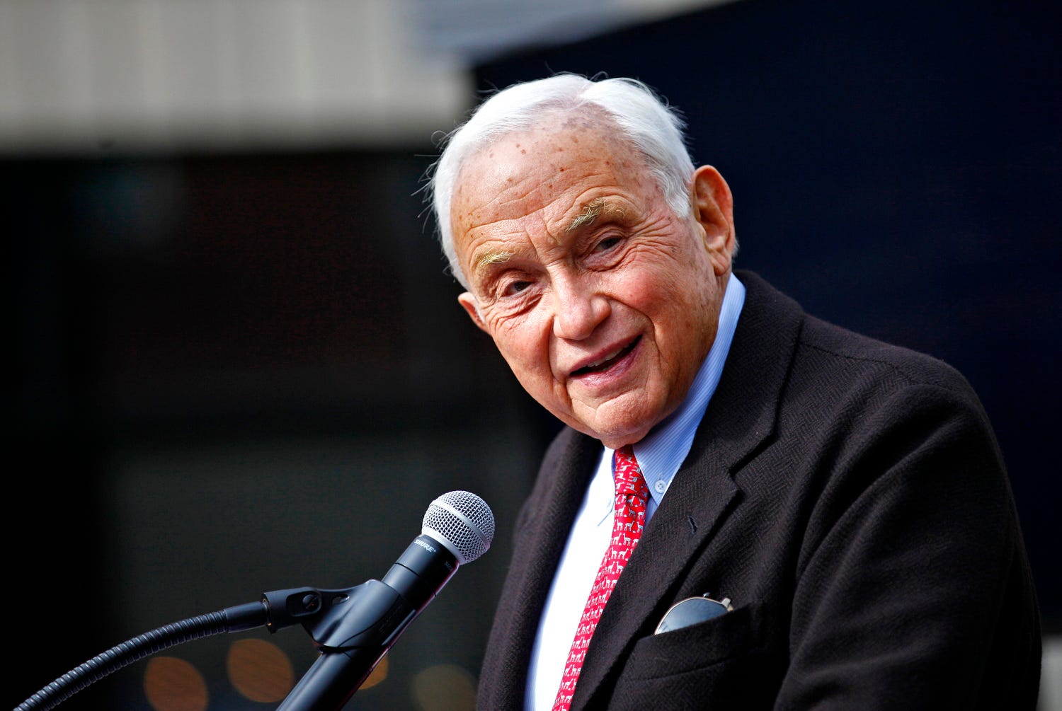 Les Wexner's name redacted in some Epstein files, congressmen say