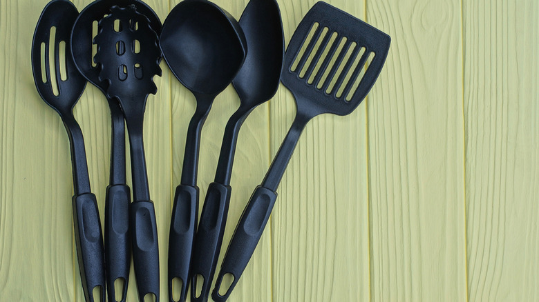 10 kitchen items professional chefs say you should throw away