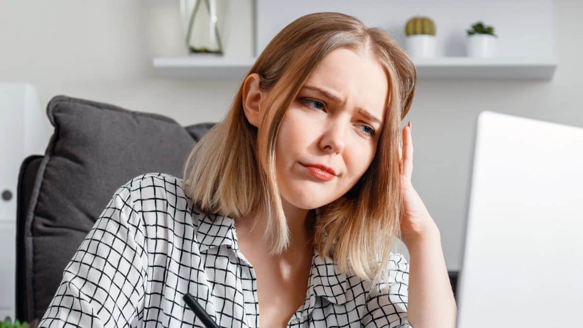 15 Warning Signs Your Savings Trail Boomers