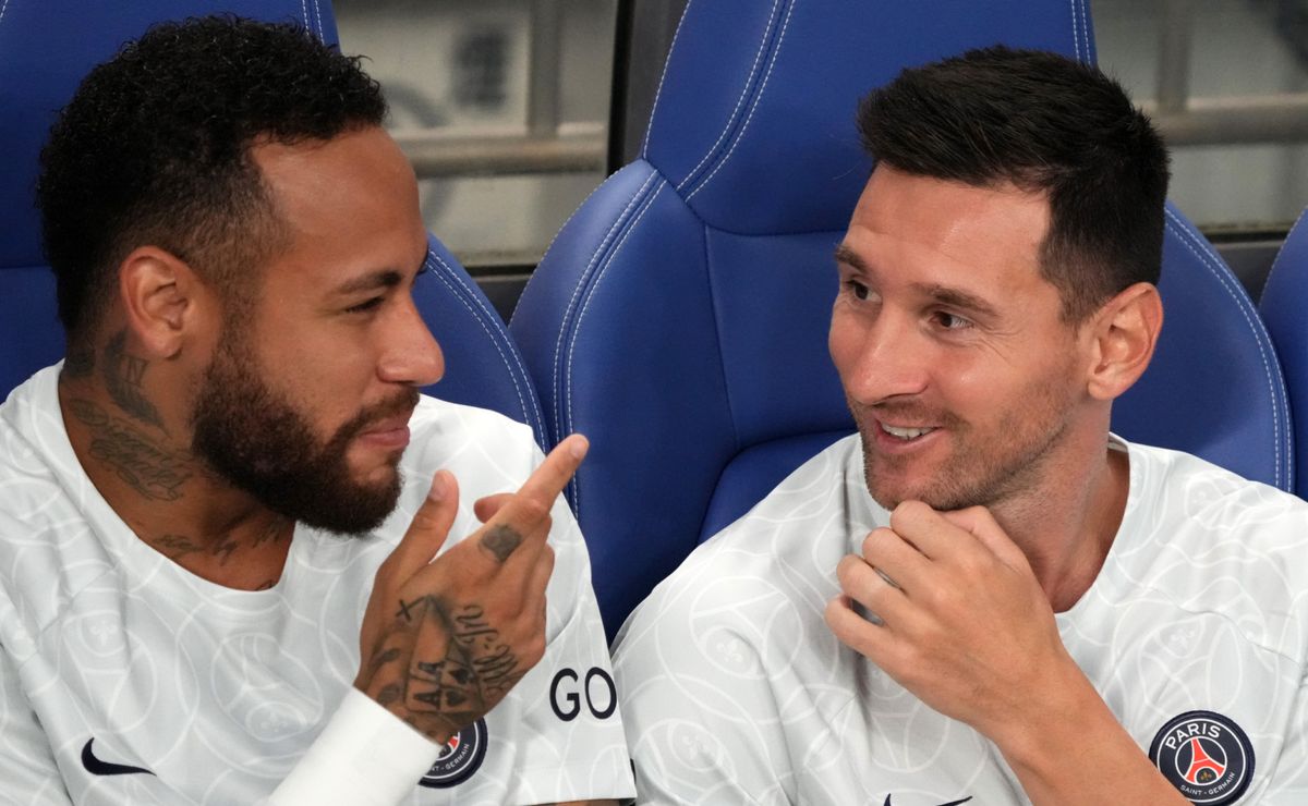Lionel Messi receives iconic Santos jersey as gift from Neymar Jr