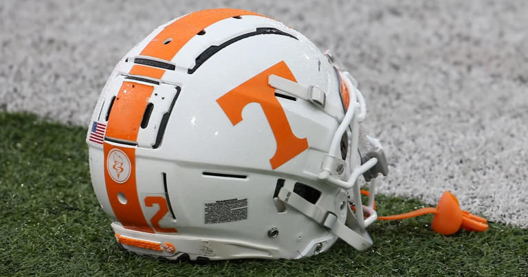 Tennessee CB’s coach Michael Hunter departing for the NFL