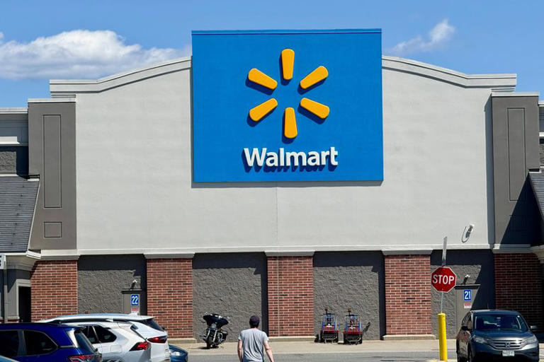 Walmart tests 'next generation' food concept as new supercenter opens ...