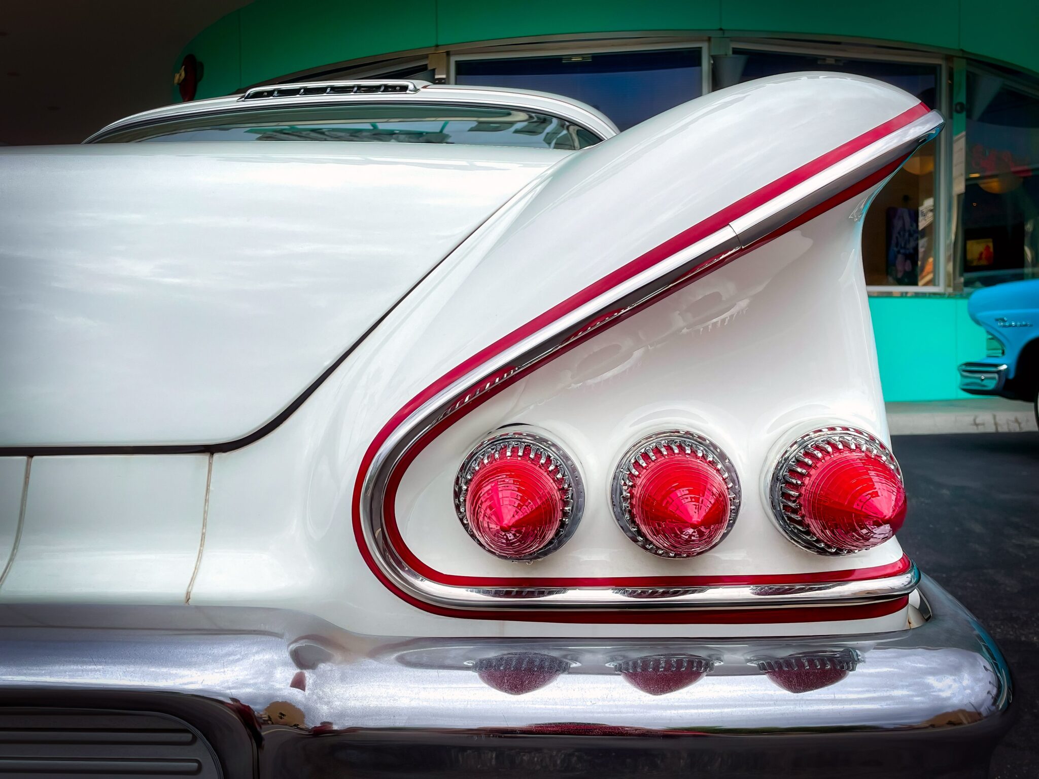 How many of these classic cars can you name from just the taillights?