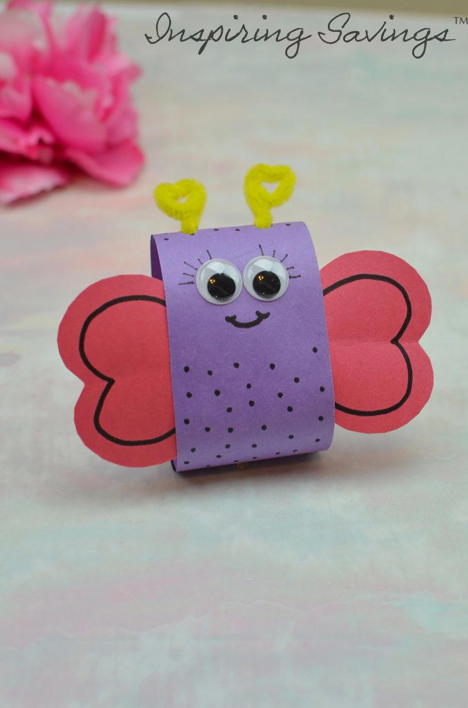 Adorable Valentine's Day paper chain craft
