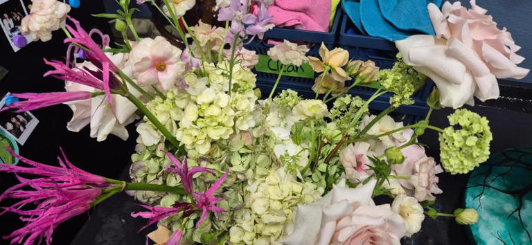 What it takes to be a florist during the week before Valentine’s Day