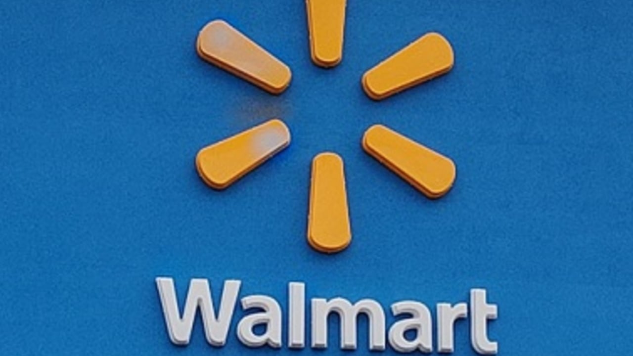 Bomb threat causes evacuation at area Walmart