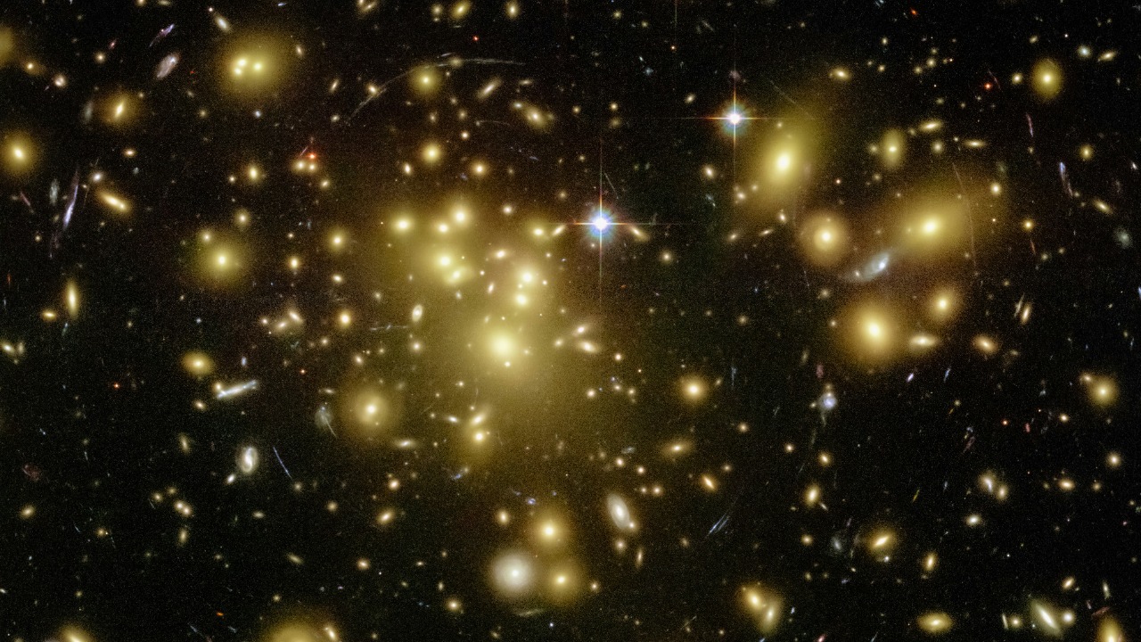 Dead stars may finally reveal where galaxy clusters hide their mass
