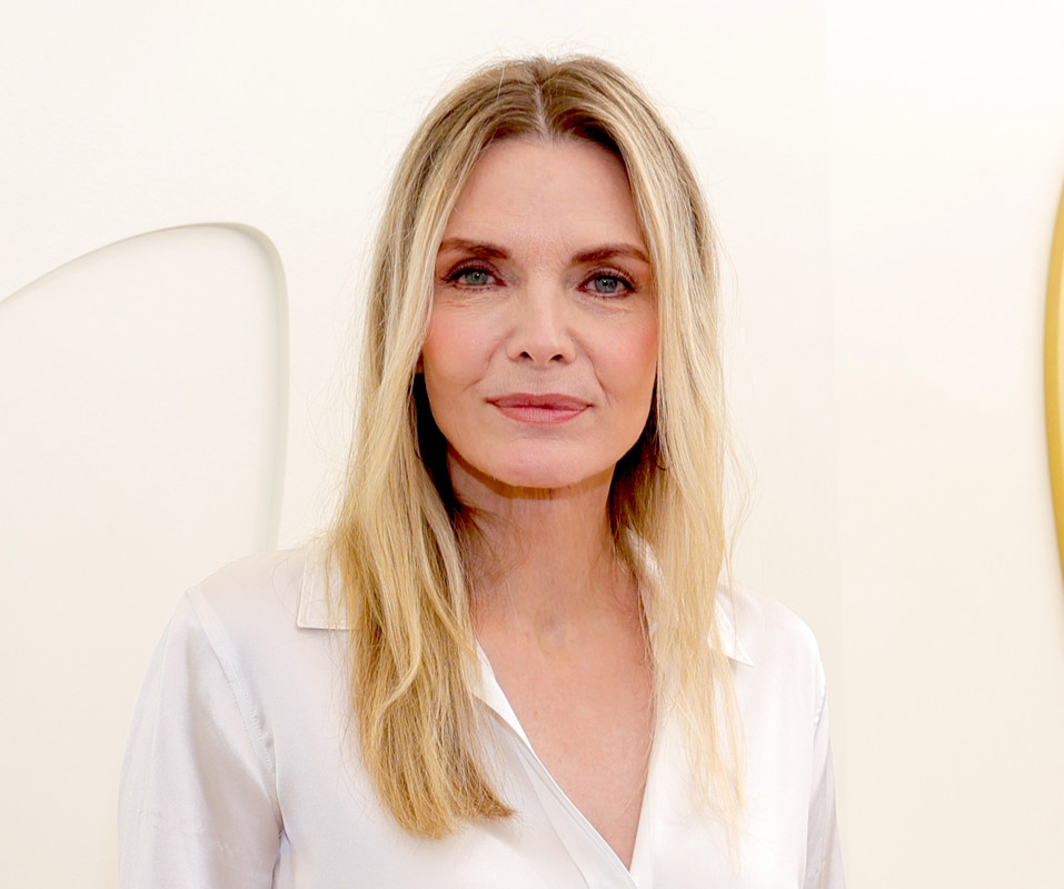 Michelle Pfeiffer stuns fans with glam photos ahead of new Apple TV ...