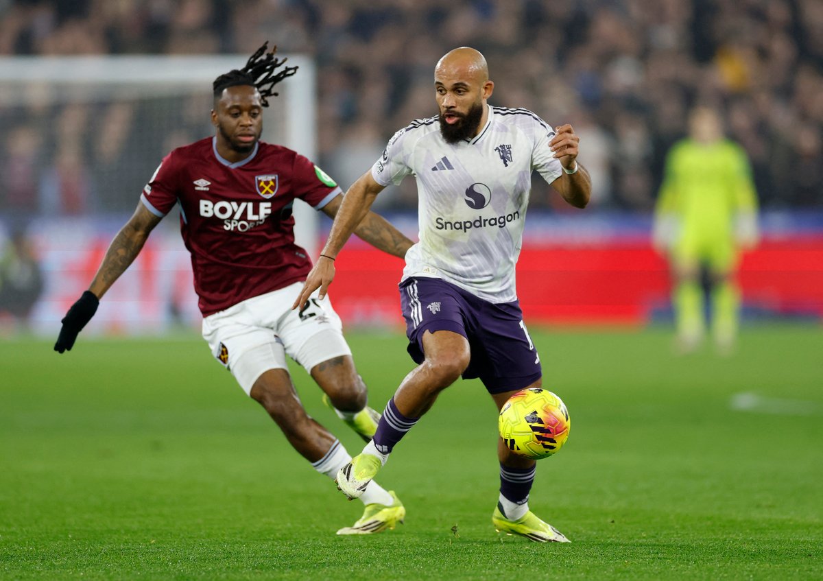 West Ham 1-1 Man Utd: Points shared in east London - Live