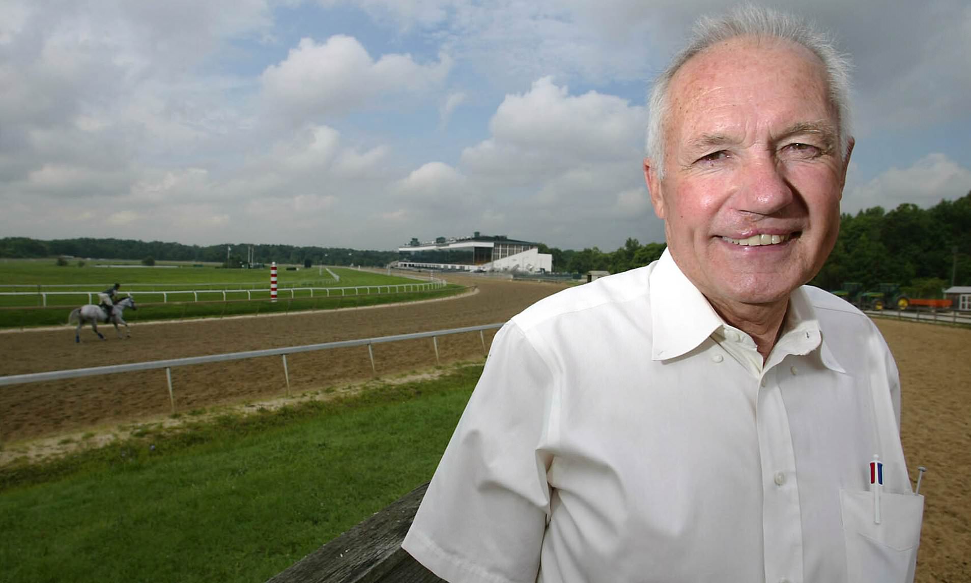 Hall of Fame horse trainer who won over $64 million and 6,000 races in ...