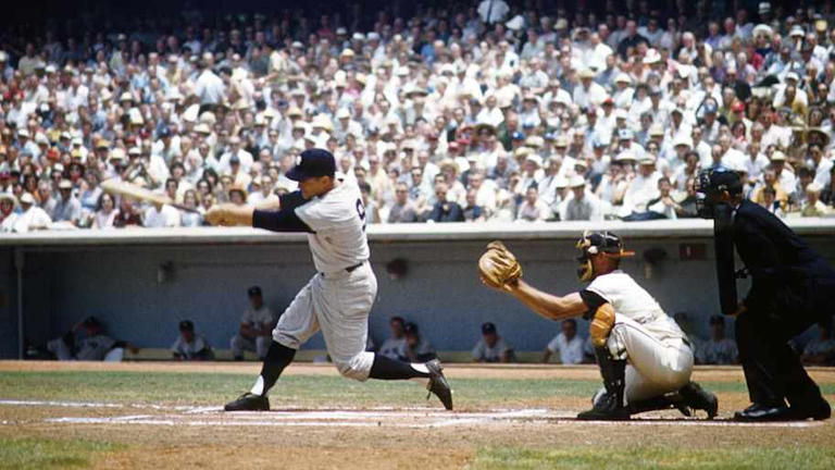 Top 5 iconic Roger Maris baseball cards