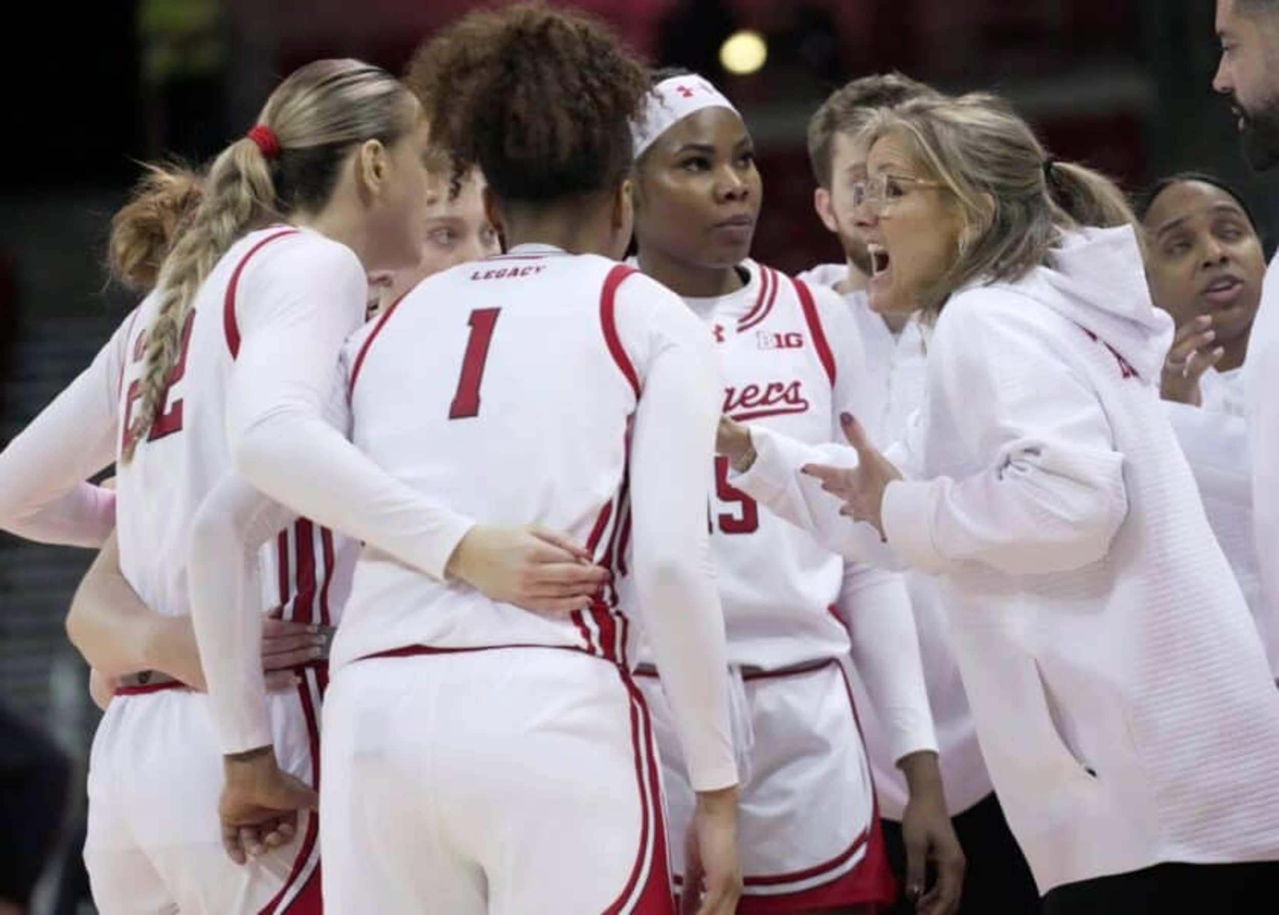 Wisconsin Badgers visit Illinois Fighting Illini before difficult four ...