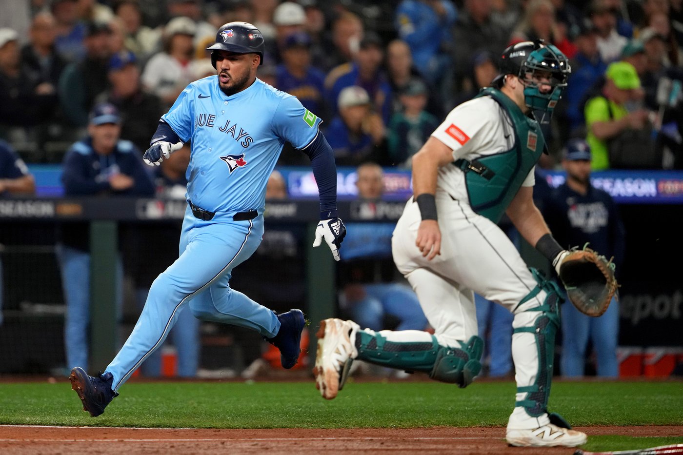 Jays' Santander expected to miss five to six months after shoulder surgery