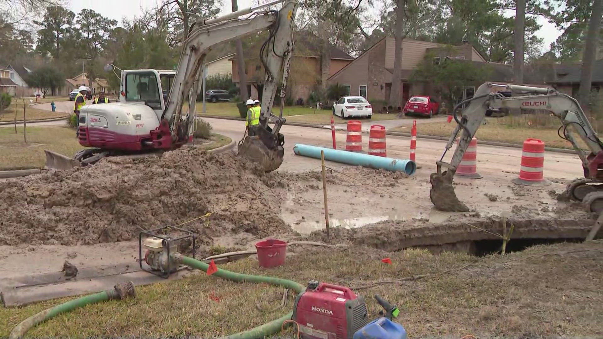 Water line break sends rushing water through Kingwood neighborhood