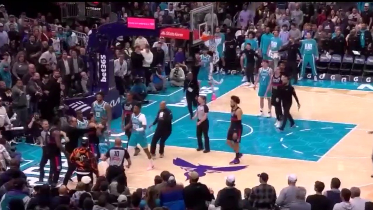 Fight breaks out in Pistons-Hornets game