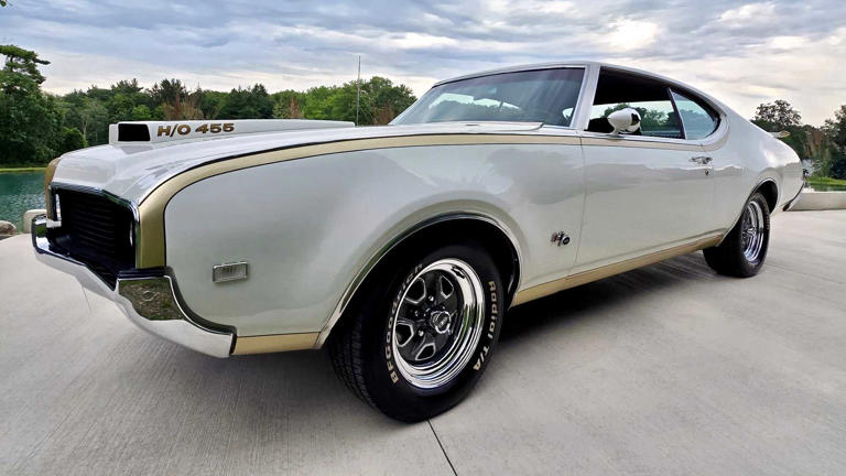 Oldsmobile's rarest muscle car rivaled the Pontiac GTO