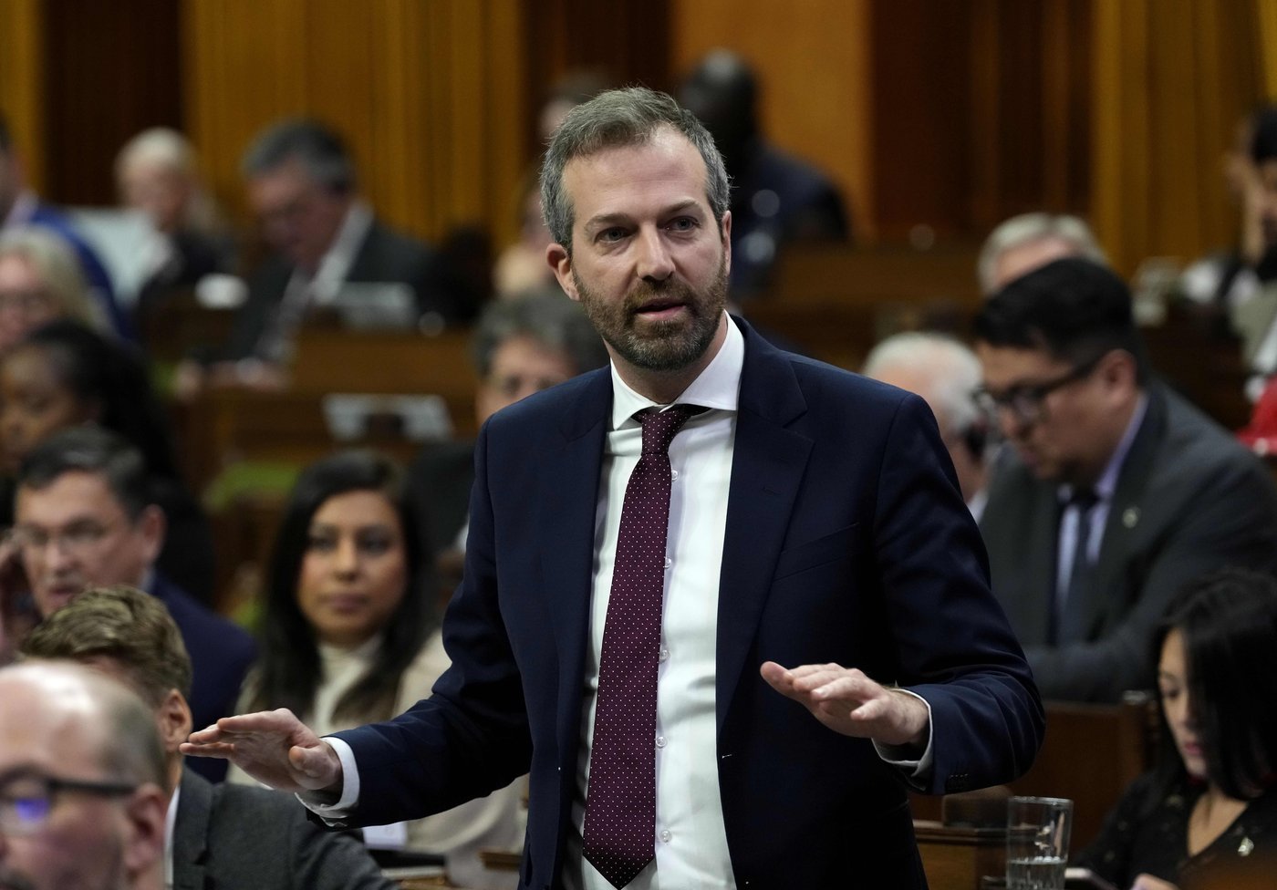 Les prêts à Postes Canada ne sont pas une solution à long terme, dit ...