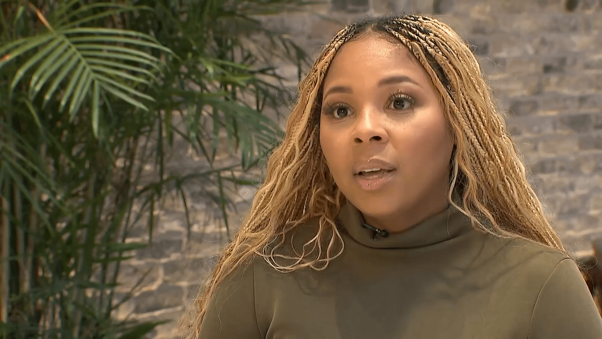 Reshona Landfair shares her story of abuse at the hands of singer R Kelly