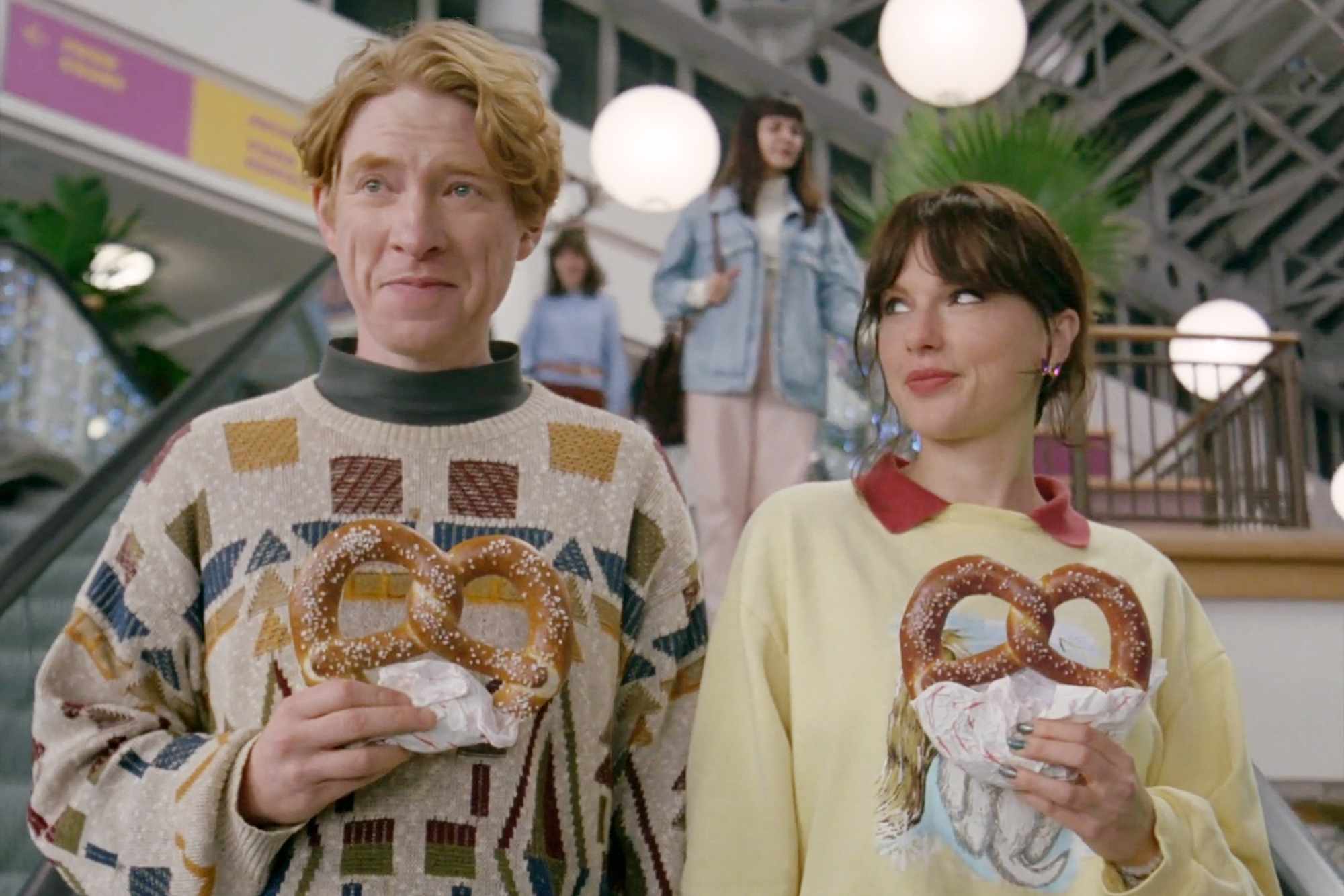 Taylor Swift transforms real-life ‘run-down’ mall into a nostalgic ...