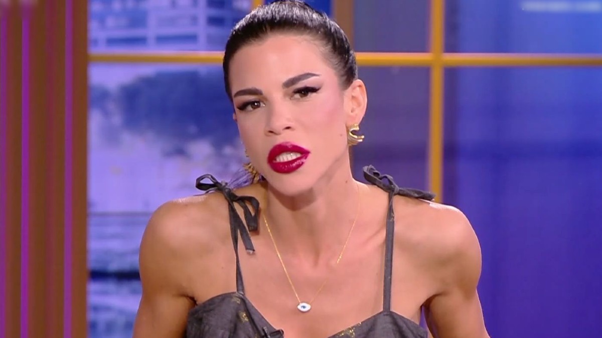 «Καταπέλτης» η Δάφνη Καραβοκύρη για τον Γιώργο Λάγιο: «Μήπως είμαστε ...