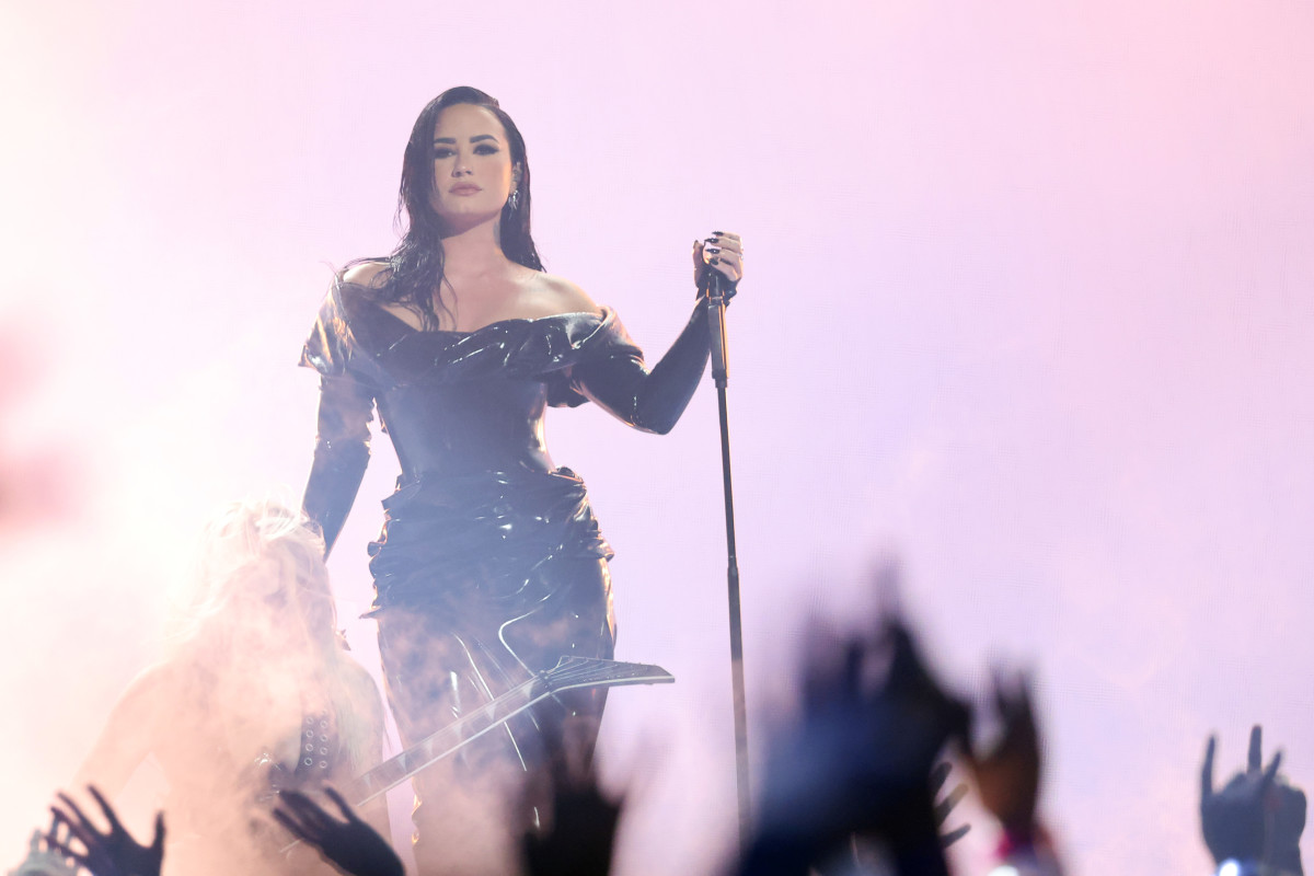 Demi Lovato cancels 5 tour dates to prioritize health and well-being