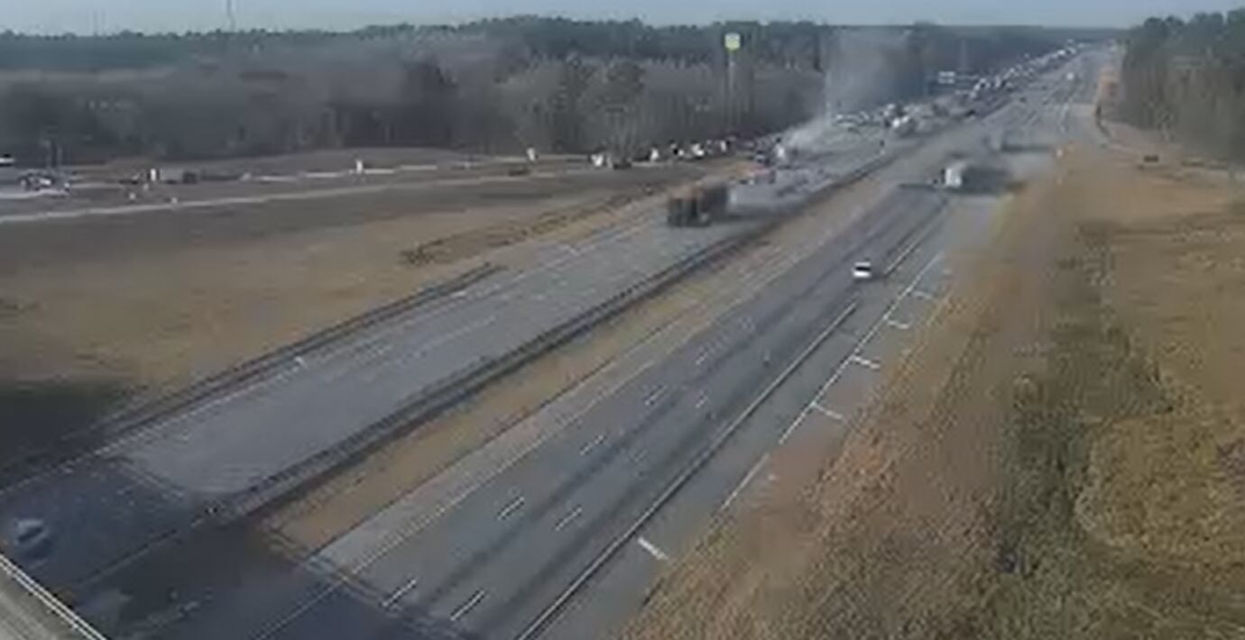 I-95 SB lanes temporarily closed Tuesday due to vehicle fire