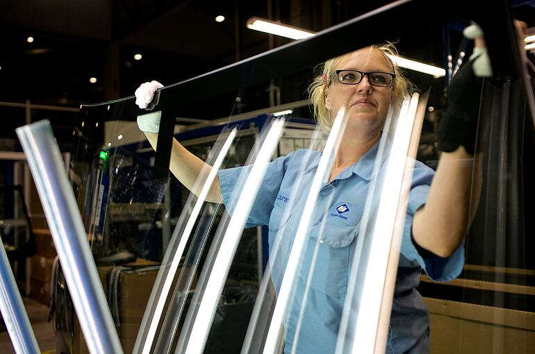 Chinese glass giant Fuyao forces US auto glass closures
