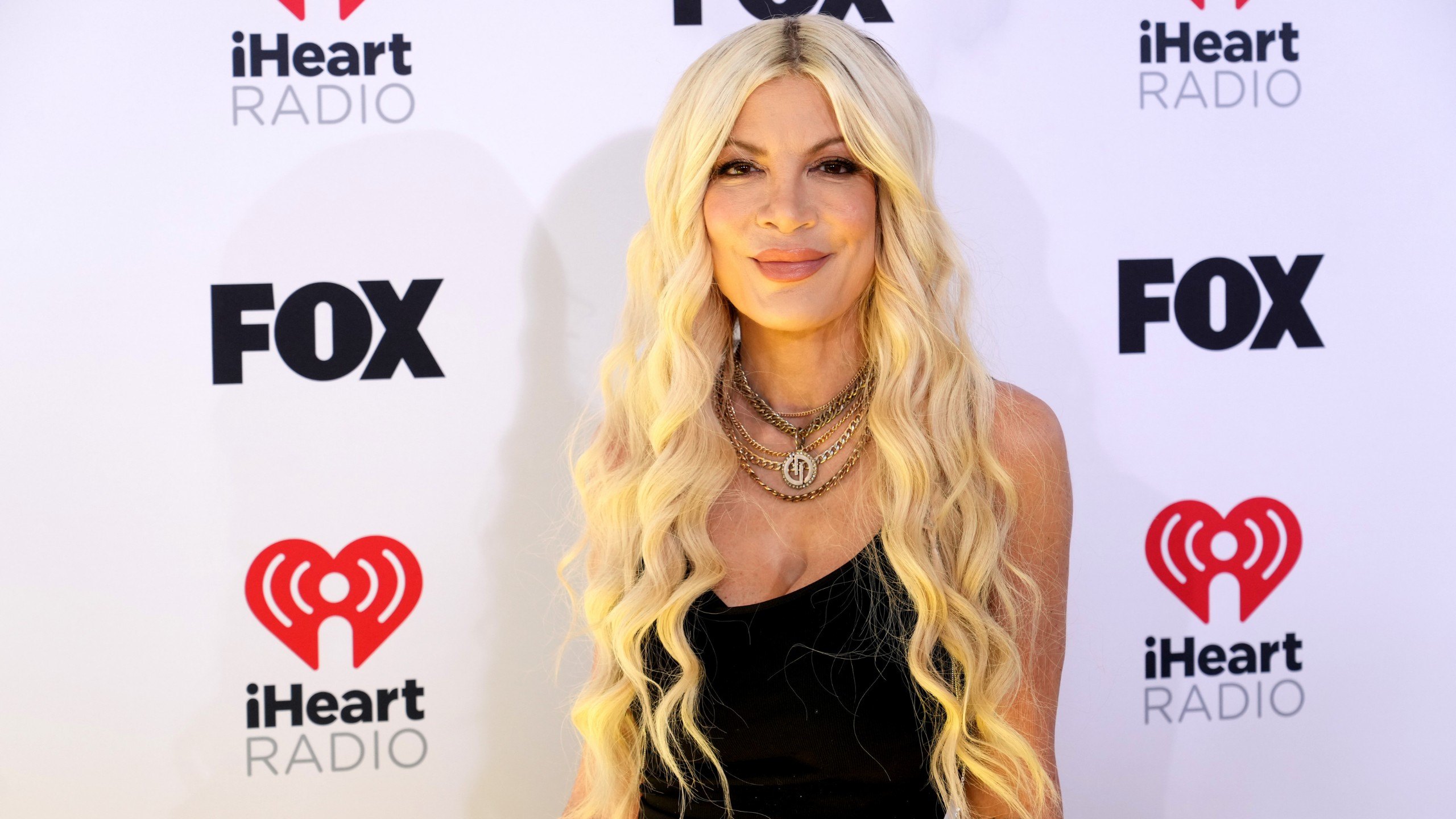 Tori Spelling admits she lives like a 'borderline hoarder' and says she ...