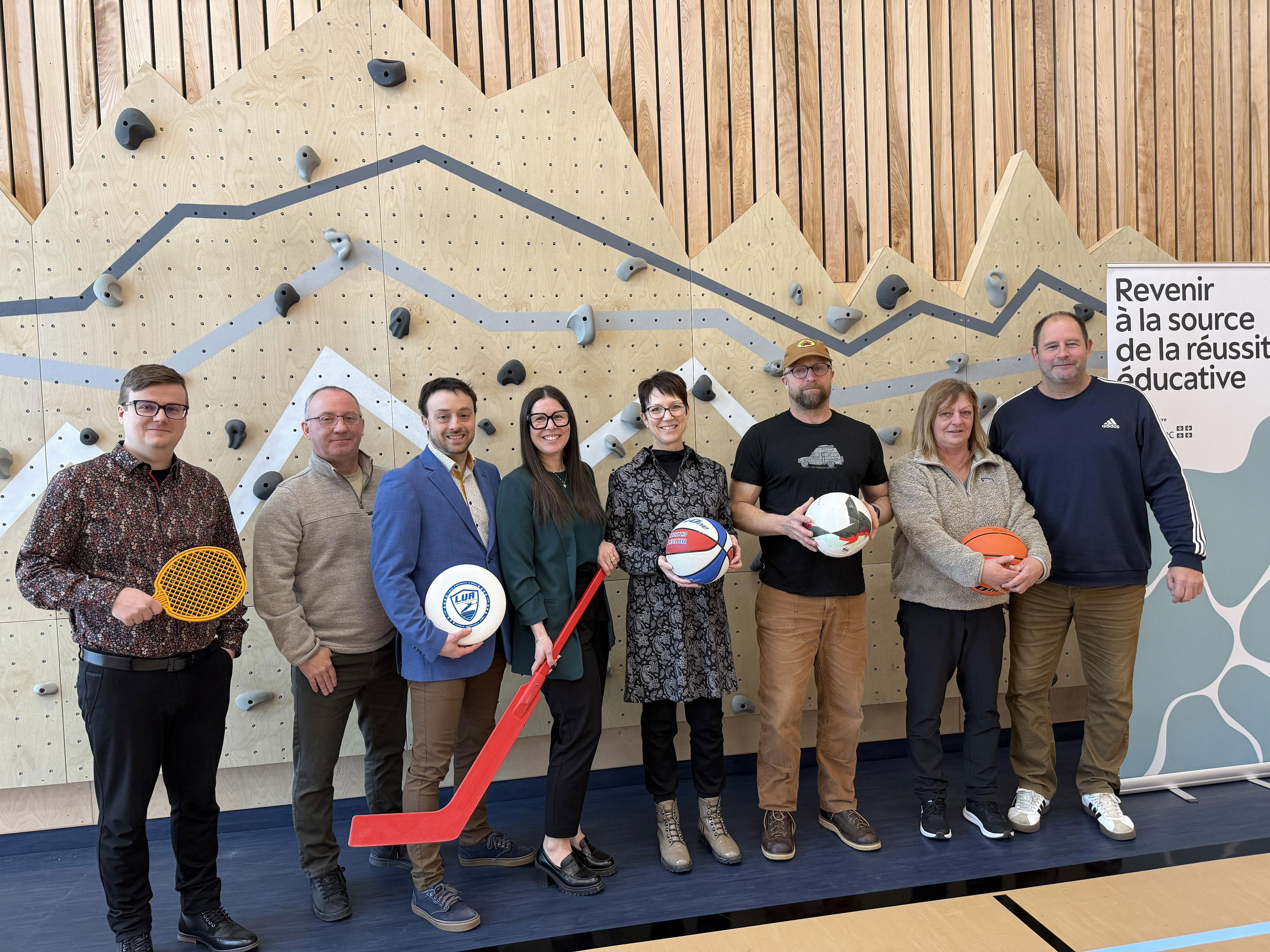 L’école Sainte-Thérèse inaugure son gymnase fraîchement rénové à Amos