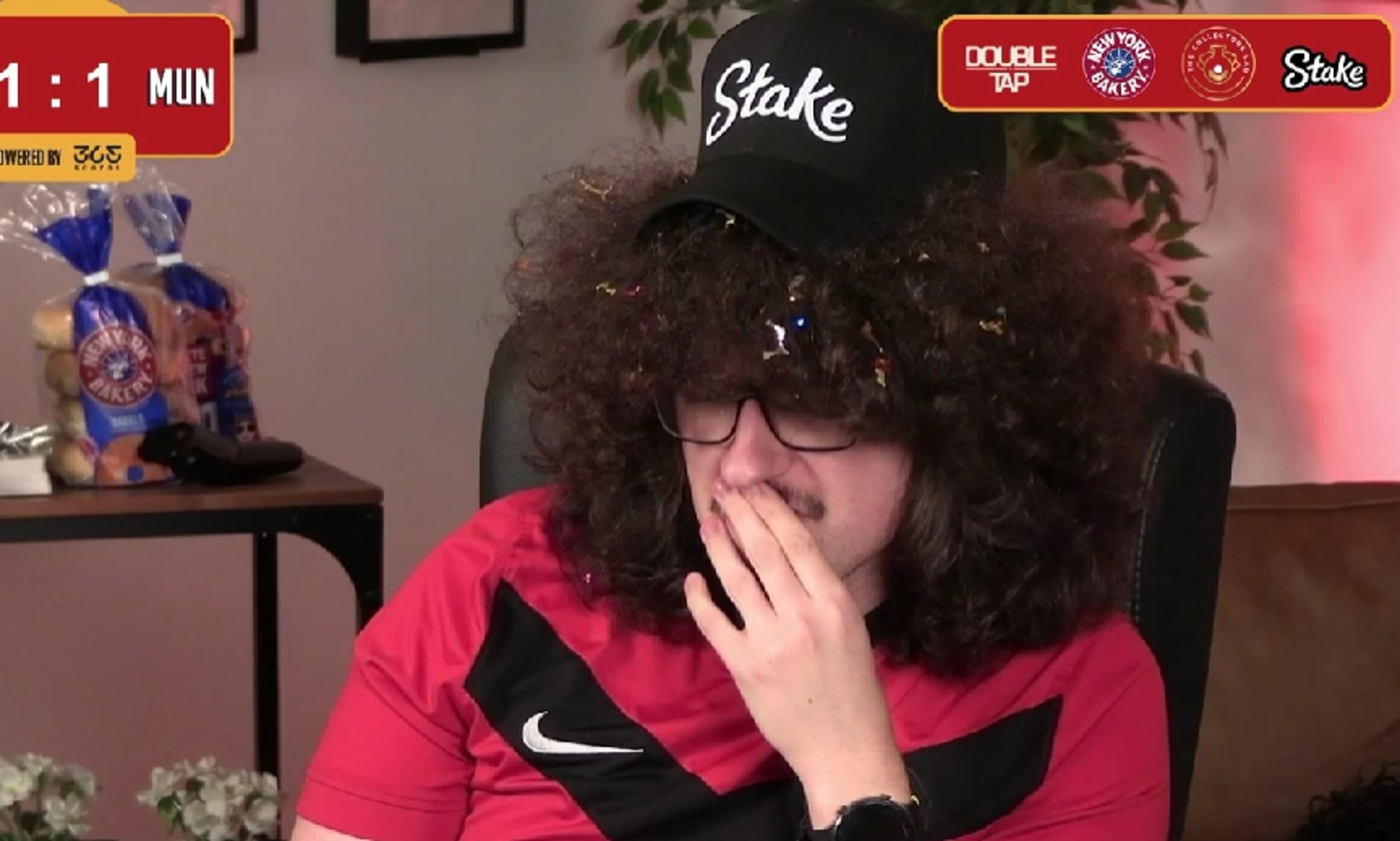 Viral Man United fan despairs as hopes for first haircut in almost 500 ...