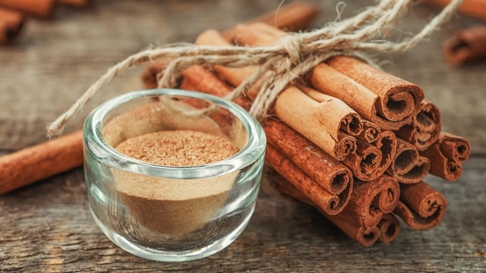 The easy method that gives cinnamon buns a gentle maple boost without ...