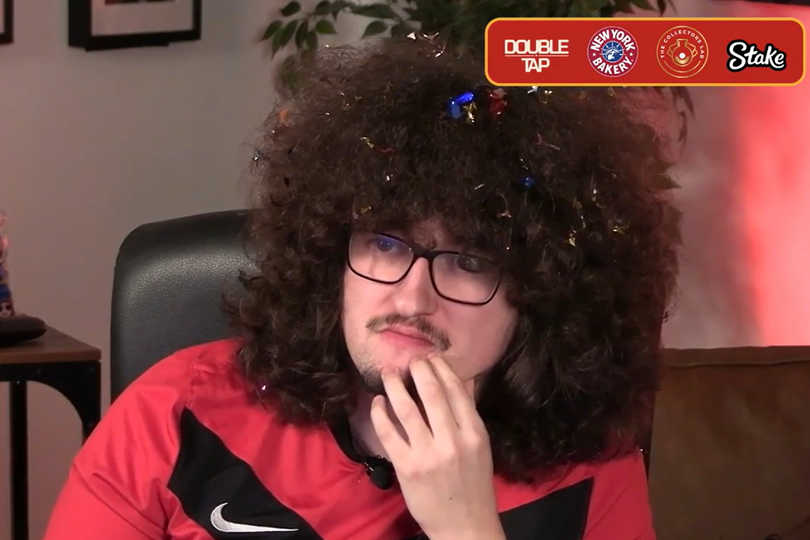 Viral Man United fan left speechless in front of 265,000 viewers as ...