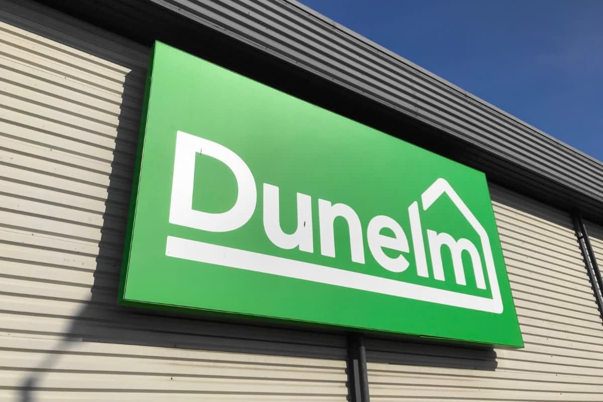Say goodbye to clutter, Dunelm's £50 nautical corner ladder shelving ...
