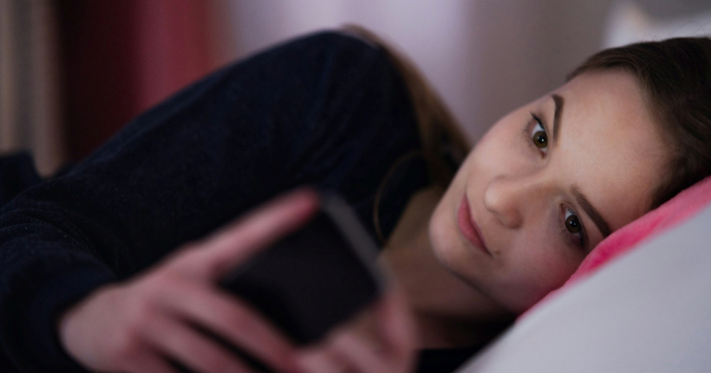 Wealthy traveler calls friend at 3 AM to demanding they drive 2 hours ...