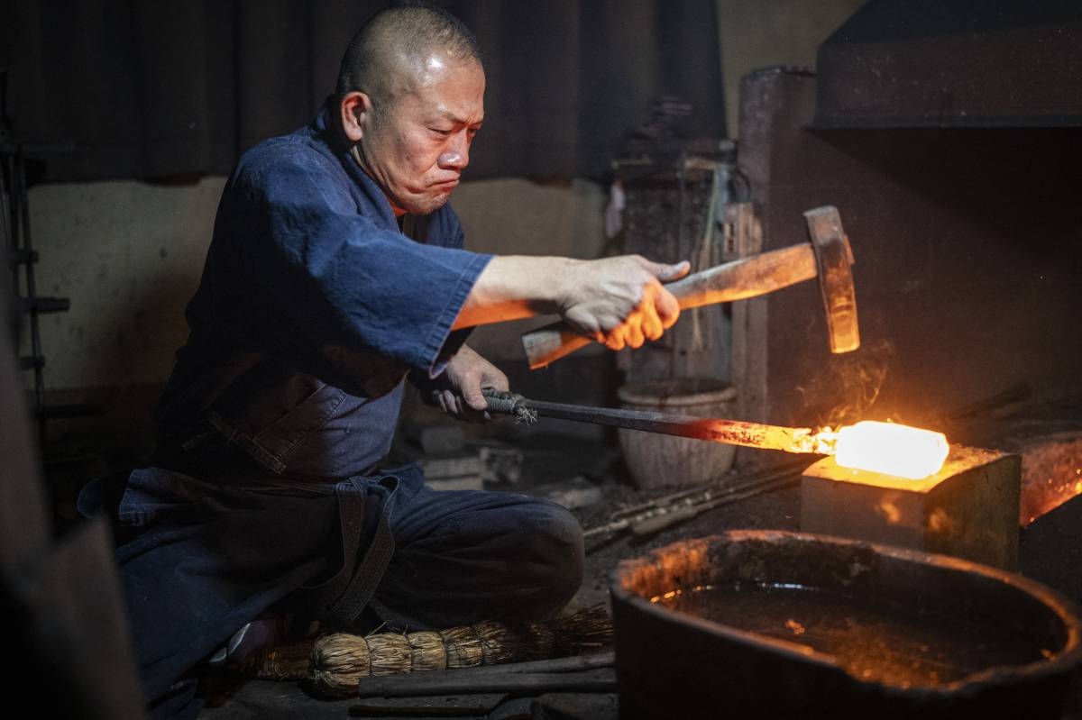 'Artists of steel': Japanese swords forge new fanbase