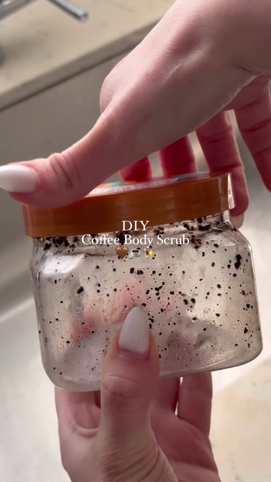 My favorite DIY body scrub for soft and glowing skin