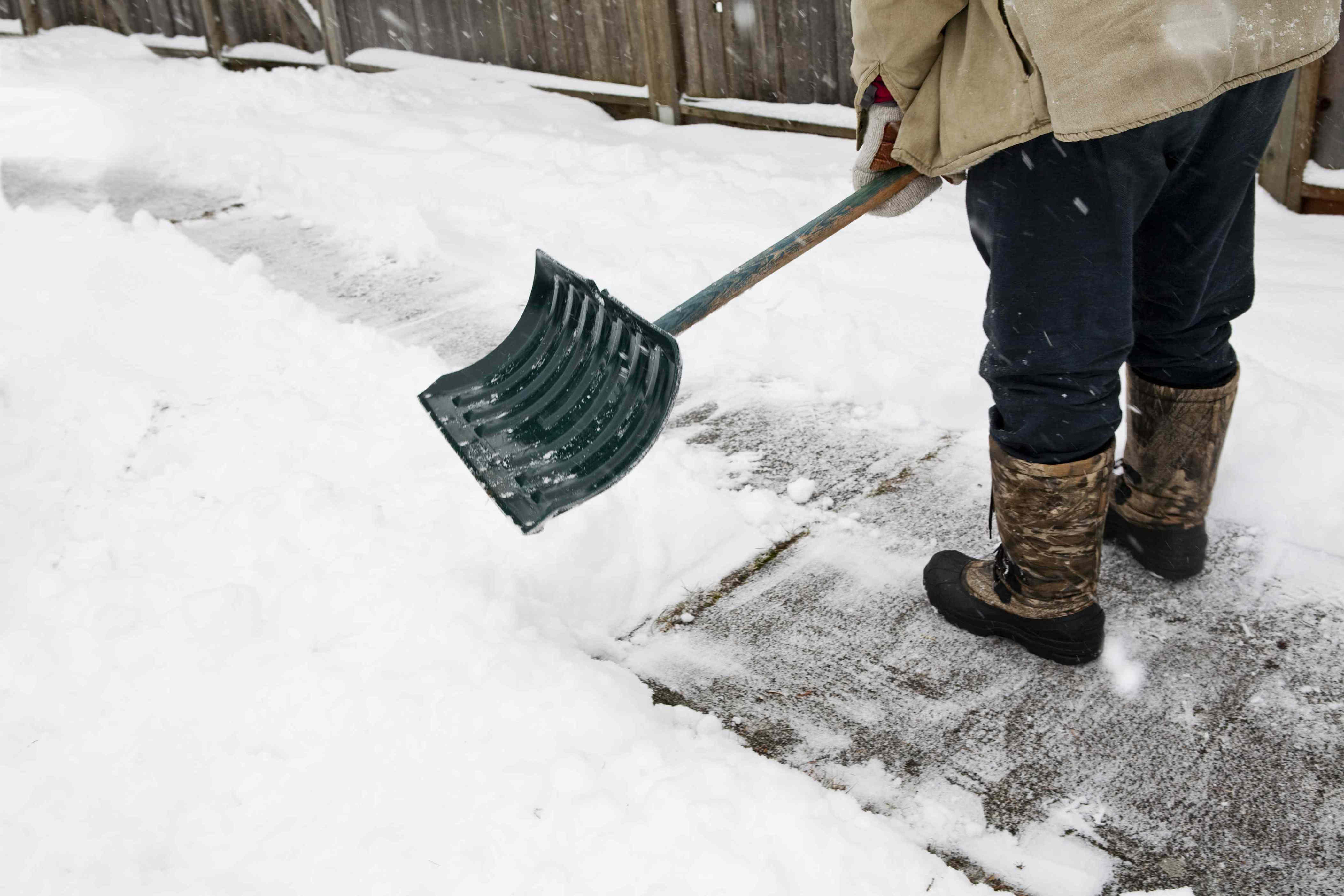Should you ask your neighbor before shoveling their sidewalk? An expert ...