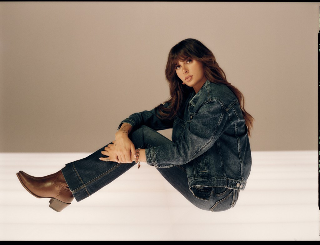 American Eagle taps country music singer-songwriter Ella Langley for ...