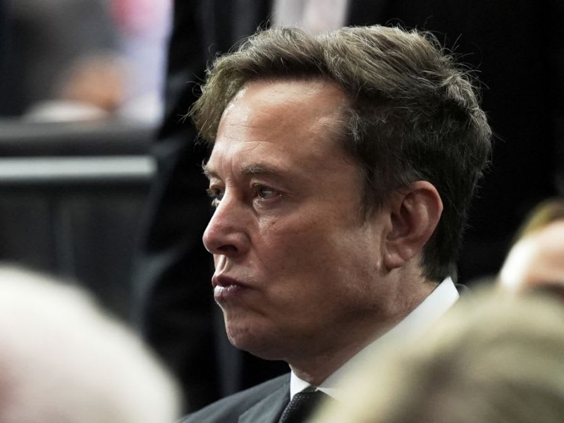 Elon Musk: Ex-Trump-Berater wegen Epstein-Fotos im Kreuzfeuer - er ist böse