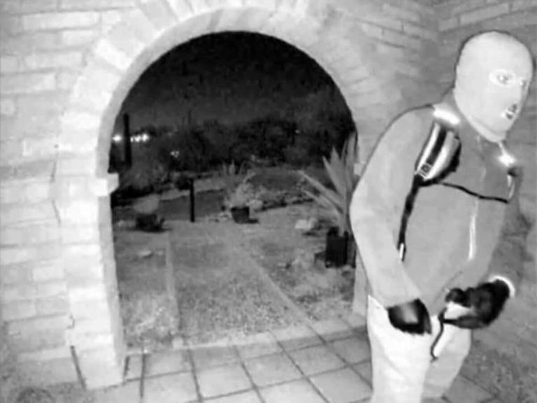 Scomparsa di Nancy Guthrie, fermato un sospettato. Le foto dell’uomo ...