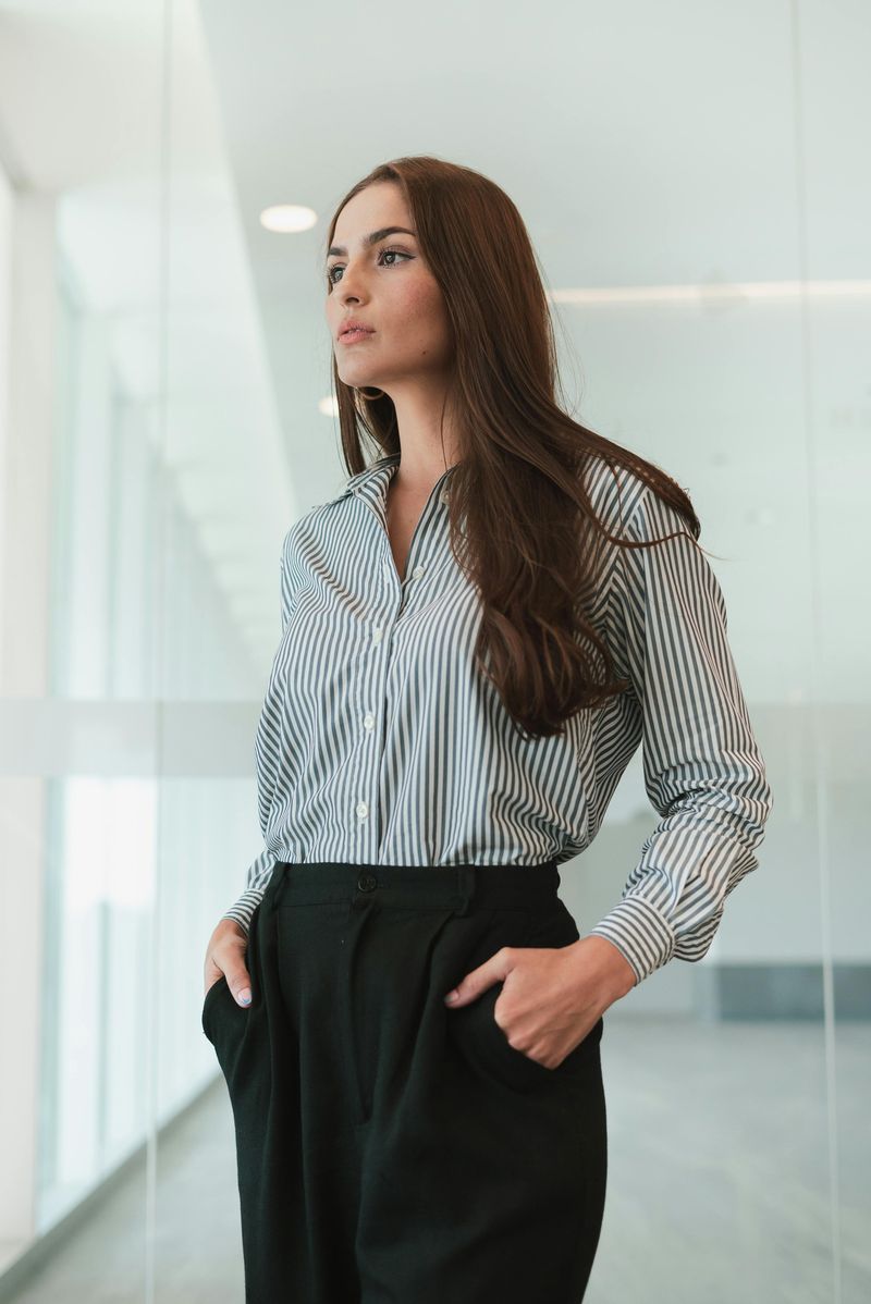 The 11 behaviors that alter how you’re treated—without saying a word