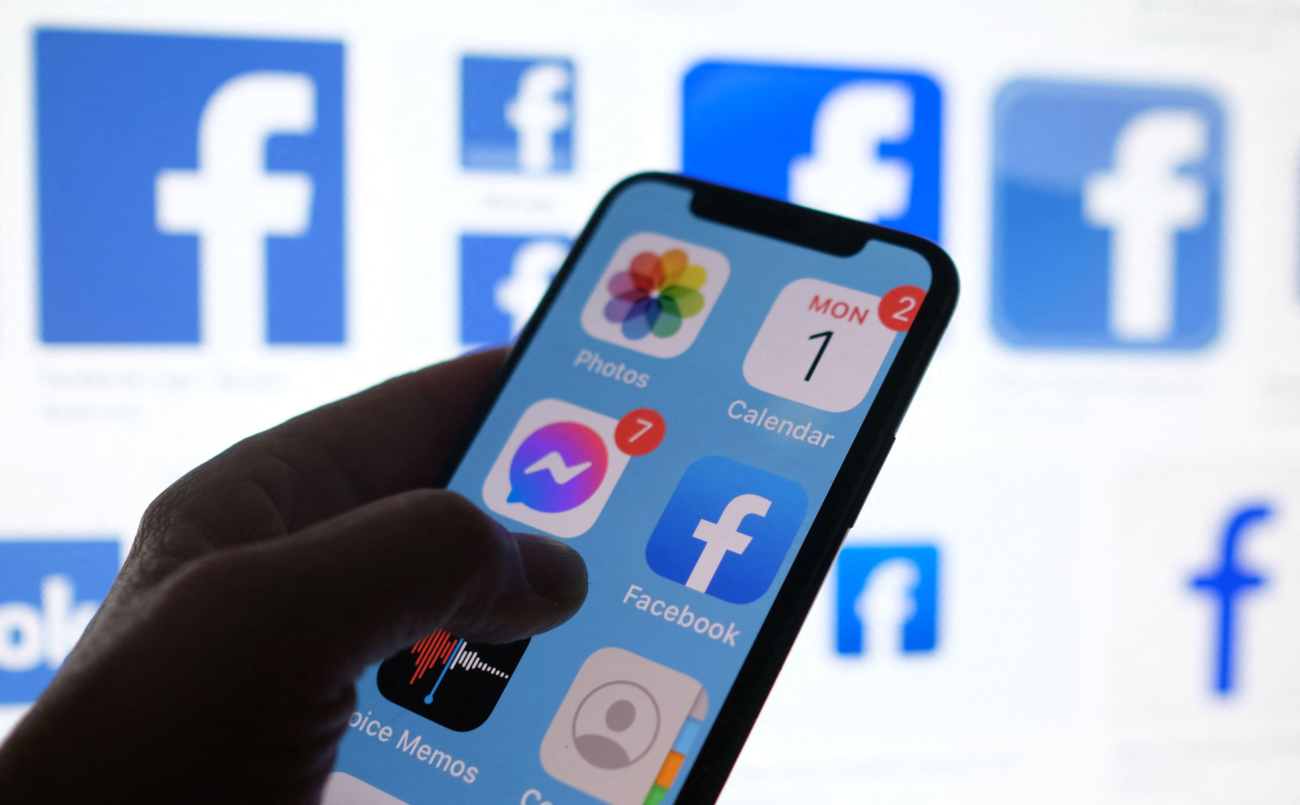 Is Facebook down right now? Social media app down as users flag feed issues