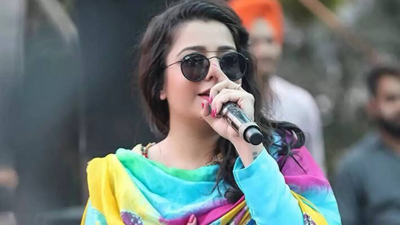 Dhurandhar singer Jasmine Sandlas halts concert to ensure women’s ...