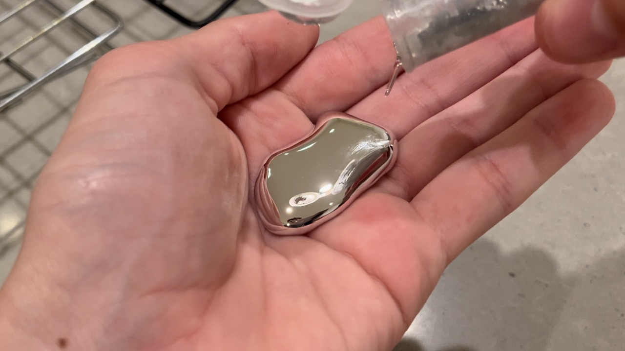 Sun-fueled liquid gallium hack makes clean hydrogen straight from seawater