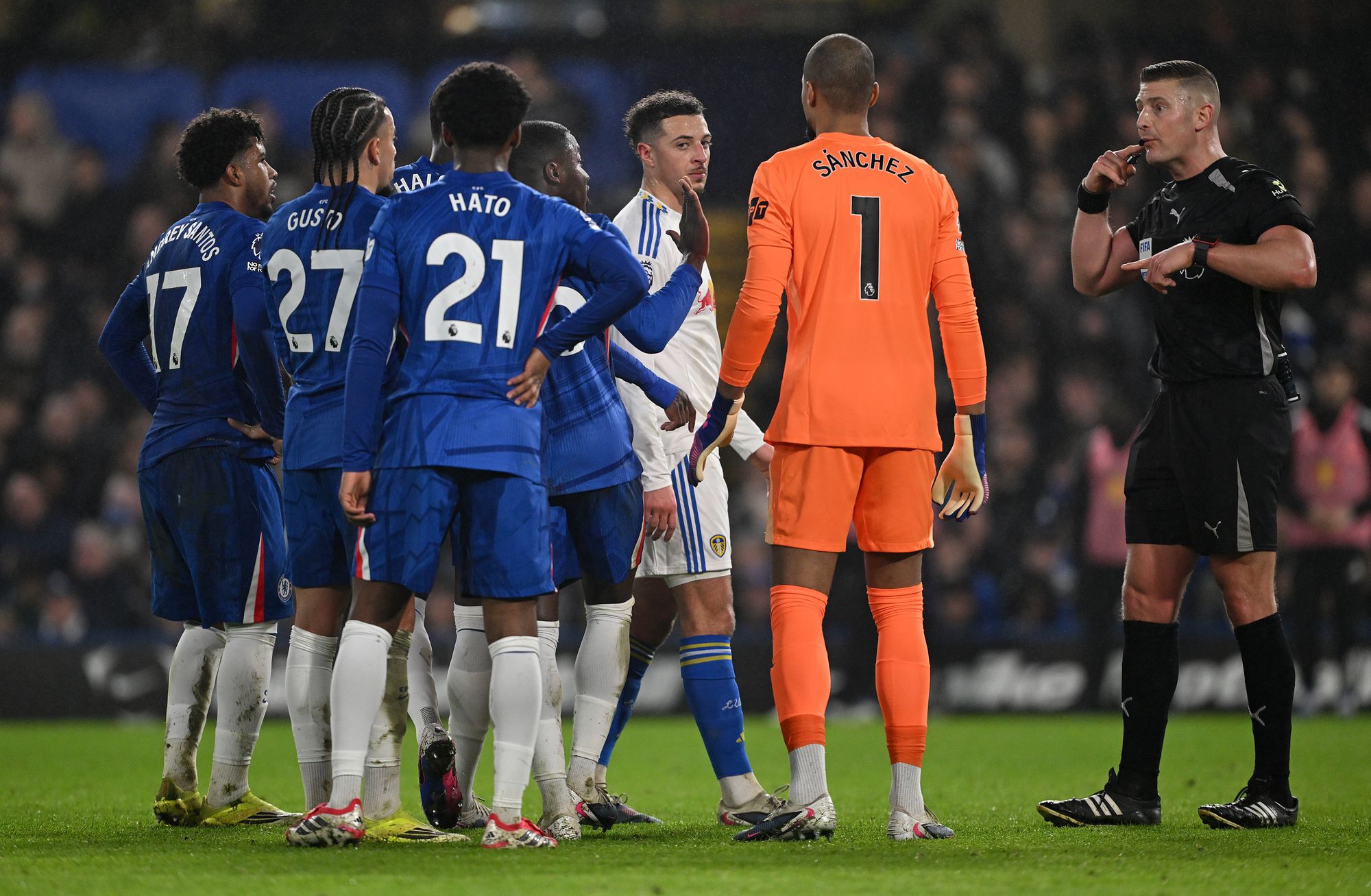 Why Leeds United equaliser vs Chelsea stood amid Jayden Bogle handball ...