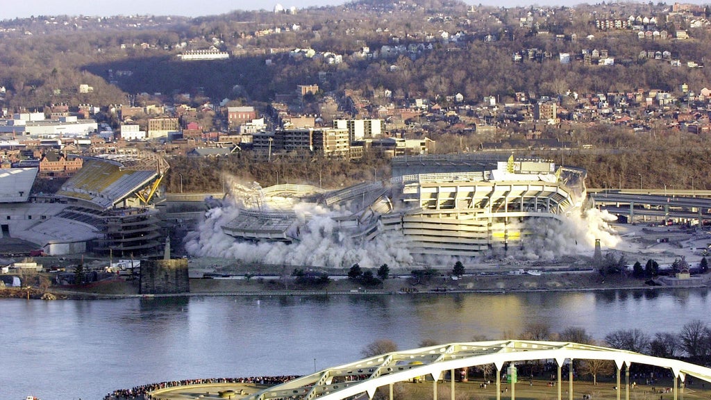 Remembering the implosion of Pittsburgh's Three Rivers Stadium 25 years ago
