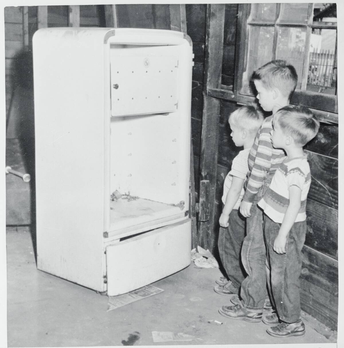 19 photos of everyday life in America before refrigerators