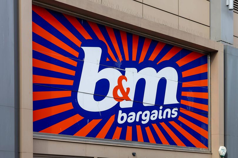 B&M's £25 'modern' coffee table looks 'near identical' to pricier B&Q ...