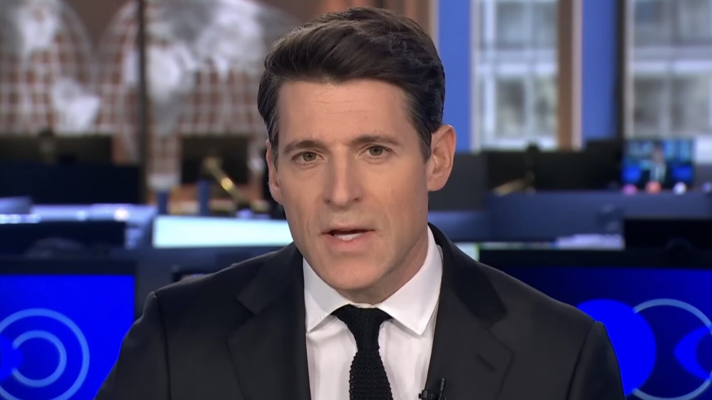 'CBS Evening News': Tony Dokoupil takes hit as top staffers quit amid ...