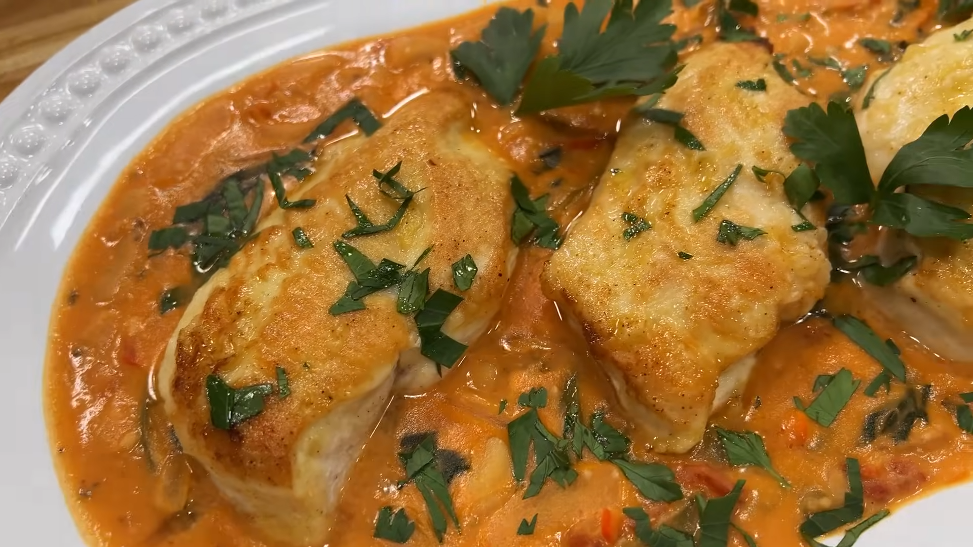 I can’t stop making this 30-minute Tuscan chicken
